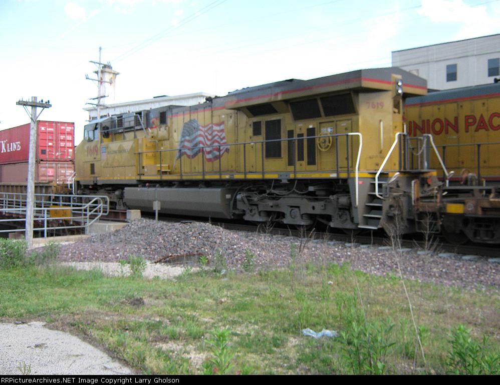 UP 7619 (Mid-train DPU)